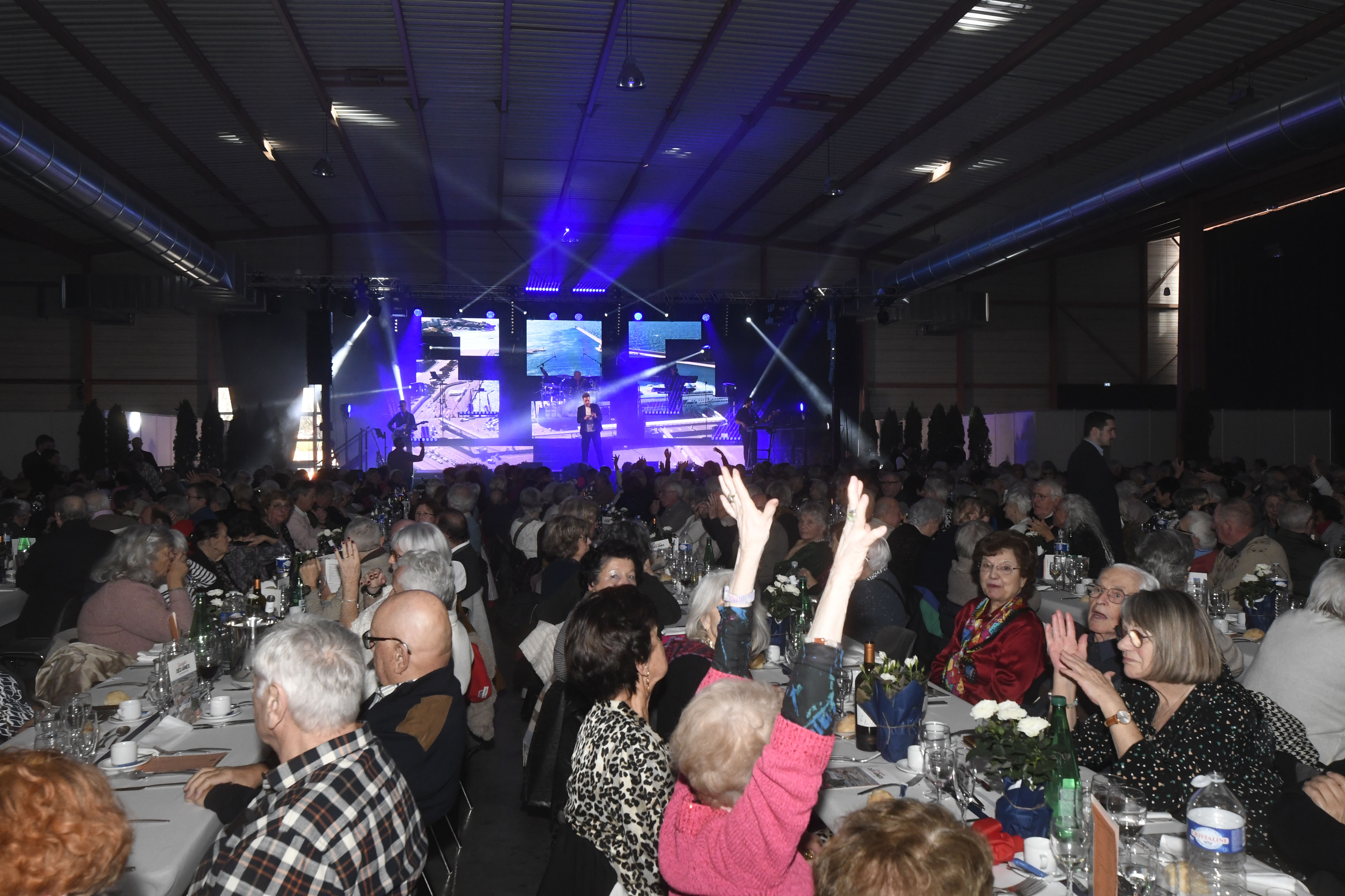 Vivre Nîmes: Banquet des aînés : 3 000 seniors au Parc Expo de Nîmes
